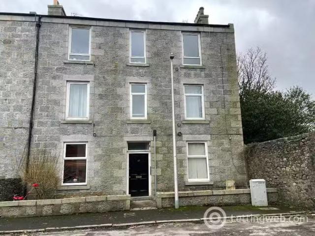 Unique 2 BR Property to rent in 35 Chestnut Road, Flat 3, Aber.