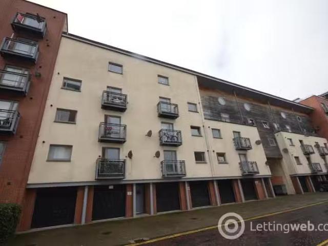 Deal! 2 BR Property to rent in Thorter Neuk, City Quay, City C.