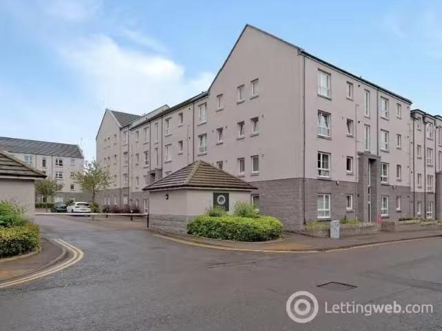Cozy 2 BR Property to rent in Urquhart Road, City Centre, Aber.