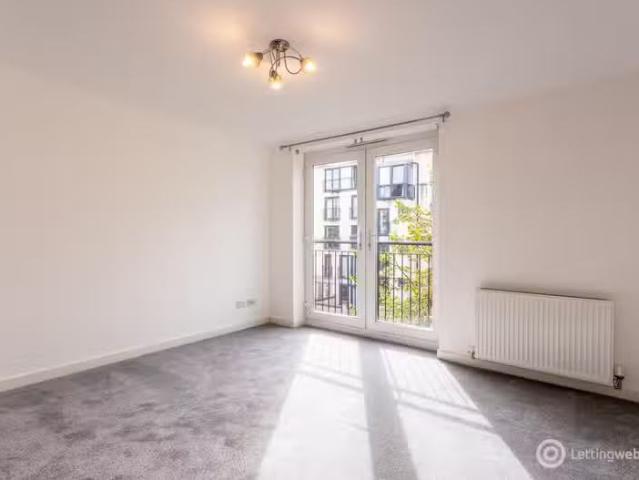 Unique 2 BR Property to rent in Waterfont Gait, Granton, Edinb.