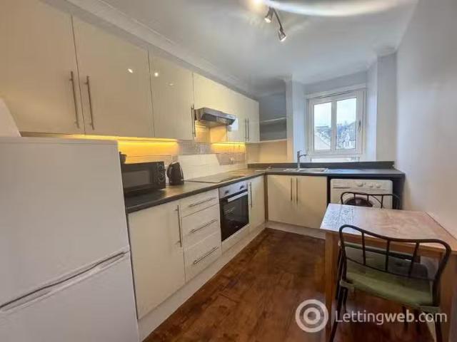 For Rent! 2 BR Property to rent in Waters Close, Leith, Edinbu.