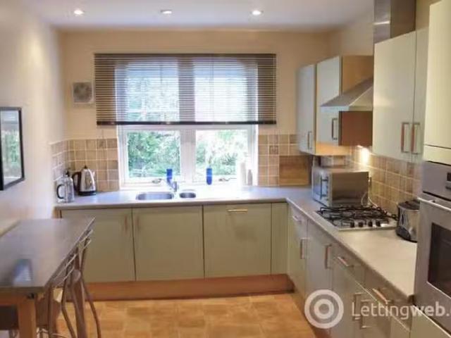 Rental! 2 BR Property to rent in West Mill Bank, Edinburgh, EH13