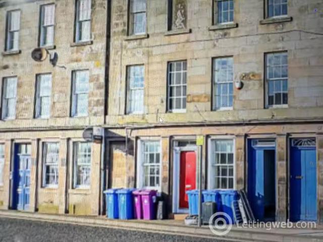 Unique 2 BR Property to rent in Wharf Street, Montrose, Angus.