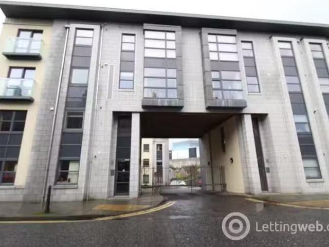 Deal! 2 BR Property to rent in Willowbank Road, First Floor, A.