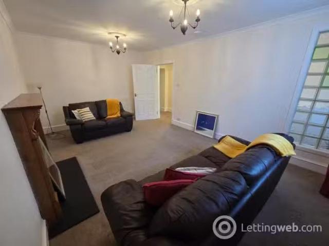 Rental! 2 BR Property to rent in Albert Street, West End, Aber.