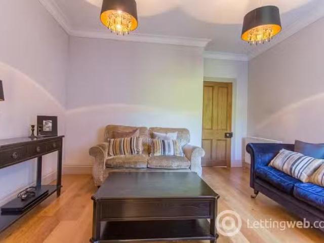 Charming 2 BR Property to rent in Broomhill Road, West End, Ab.