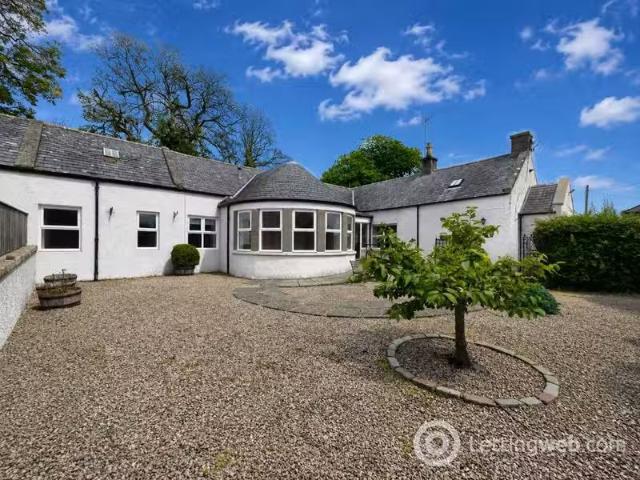 Just in! 2 BR Property to rent in Castle Road, Ellon, Aberdeen.