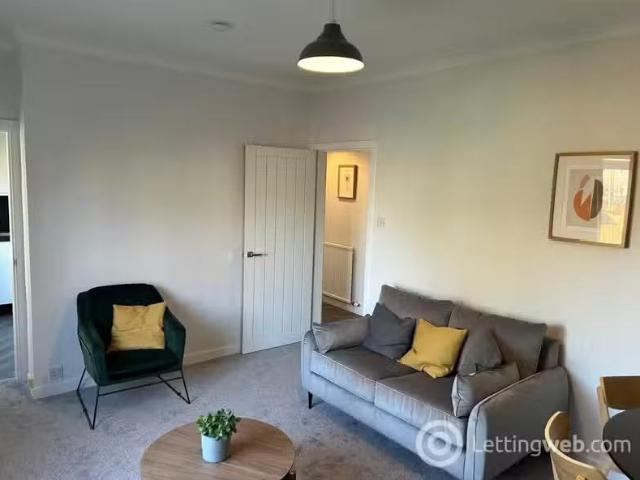 Just in! 2 BR Property to rent in Colinton Mains Terrace, Edin.