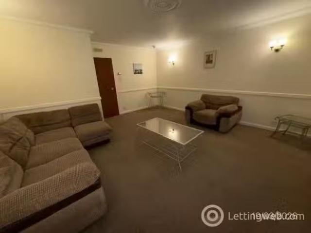 Charming 2 BR Property to rent in Claremont Gardens, Second Fl.