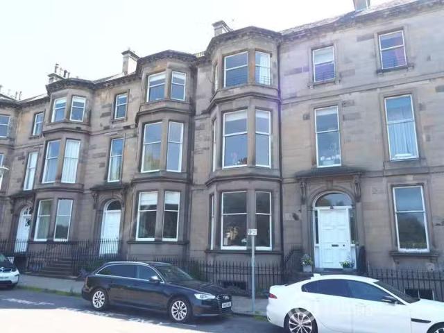 Unique 2 BR Property to rent in Douglas Crescent