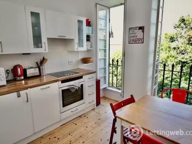 Cheap 2 BR Property to rent in Forrest Hill, Old Town, Edinbur.