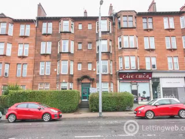 Deal! 2 BR Property to rent in Flat 3/1 324 Crow Road Glasgow.