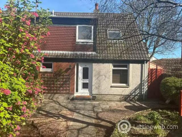 Nice 2 BR Property to rent in Jamie Anderson Place, St Andrews.