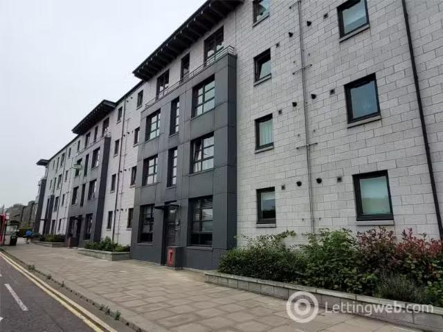 Nice 2 BR Property to rent in King Street, City Centre, Aberde.