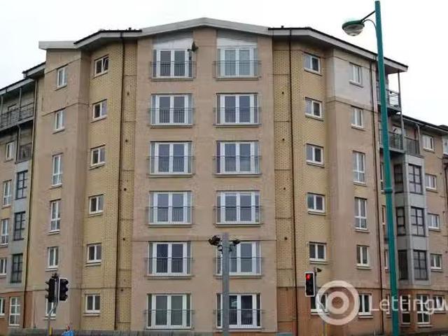 Cozy 2 BR Property to rent in Links Road, Renaissance, Aberdee.