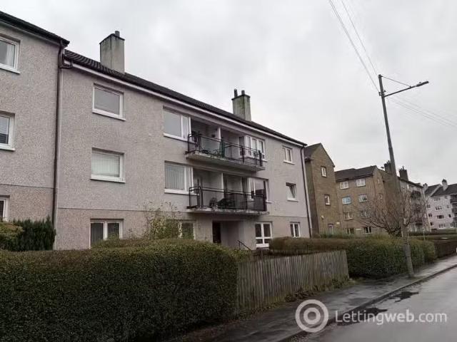 Deal! 2 BR Property to rent in Lochlea Road, Glasgow