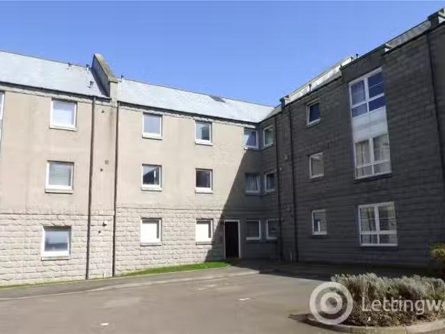 Cheap 2 BR Property to rent in Mary Elmslie Court, Aberdeen, A.