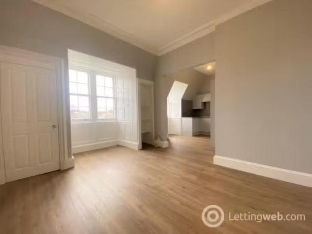 Nice 2 BR Property to rent in Mayfield Gardens, Newington, Edi.