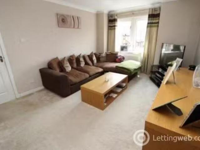 Unique 2 BR Property to rent in Miller Street, Wishaw, North L.