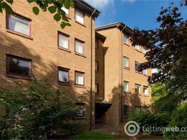 Unique 2 BR Property to rent in New Johns Place, South Side, E.