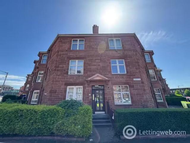 Just in! 2 BR Property to rent in Norham Street, Shawlands