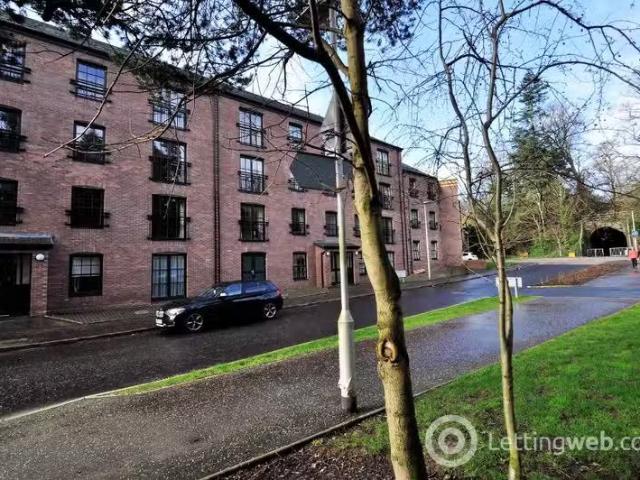 Cheap 2 BR Property to rent in Old Dalmore Drive, Auchendinny.