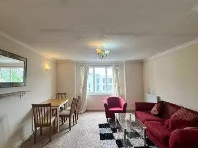 Cozy 2 BR Property to rent in Orwell Terrace, Edinburgh, EH11