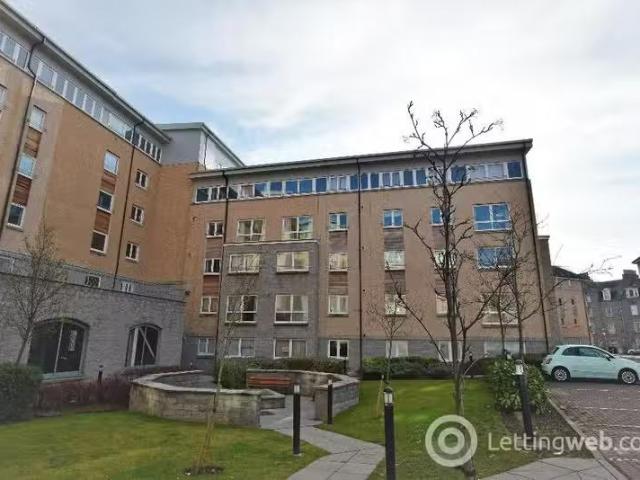 For Rent! 2 BR Property to rent in Portland Street, City Centr.