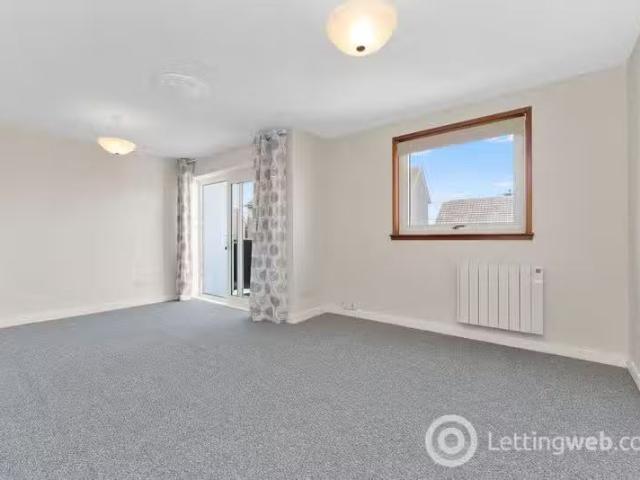 Nice 2 BR Property to rent in Ransome Gardens, Clermiston, Edi.