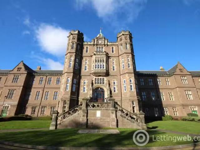 Just in! 2 BR Property to rent in Regents House, Law, Dundee.