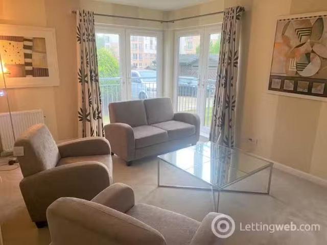 Rental! 2 BR Property to rent in Shaw Crescent, Rosemount, Abe.