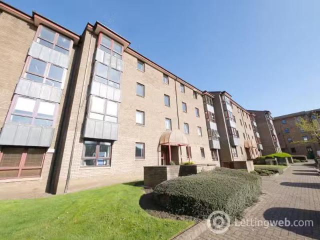 Just in! 2 BR Property to rent in Sienna Gardens, Newington, E.