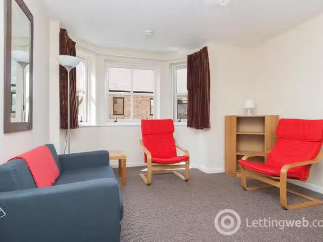 Just in! 2 BR Property to rent in St Leonards Lane, Edinburgh.