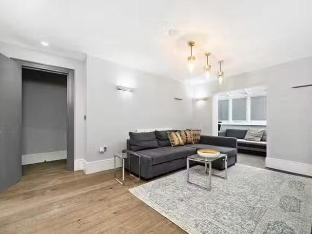 Charming 2 BR Ranston Street