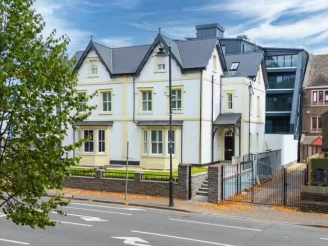 Unique 3 BA 3 bedroom apartment for rent in Park Place, City C.