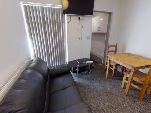 Cozy 3 BA 3 bedroom flat for rent in 604 Bristol Road, Selly O.
