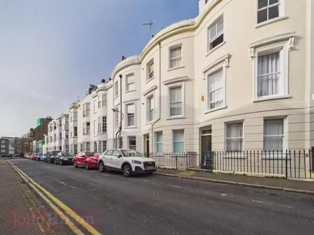 Unique 3 BA 1 bedroom house share for rent in St. Georges Terr.