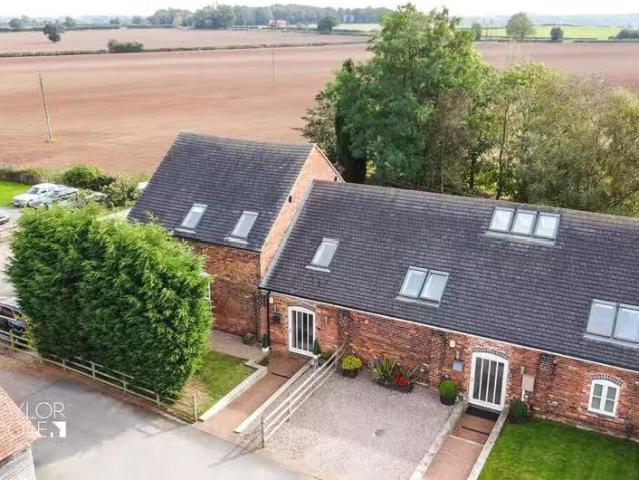 Rental! 3 BA 4 bedroom barn conversion for rent in Ashby Road.