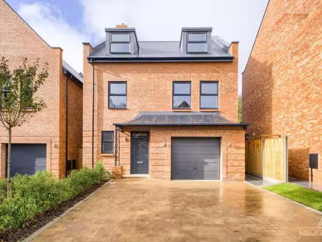 Charming 3 BA 4 bedroom detached house for rent in Claremont G.