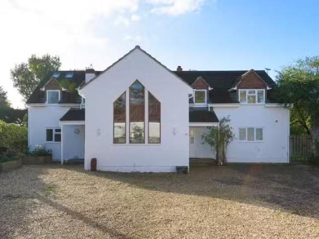 Unique 3 BA 4 bedroom detached house for rent in Ham Street, B.