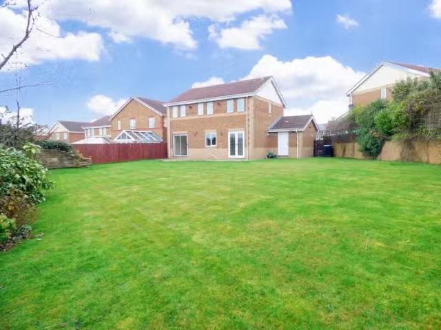 Just in! 3 BA 4 bedroom house for rent in Ashbourne Drive, Cox.