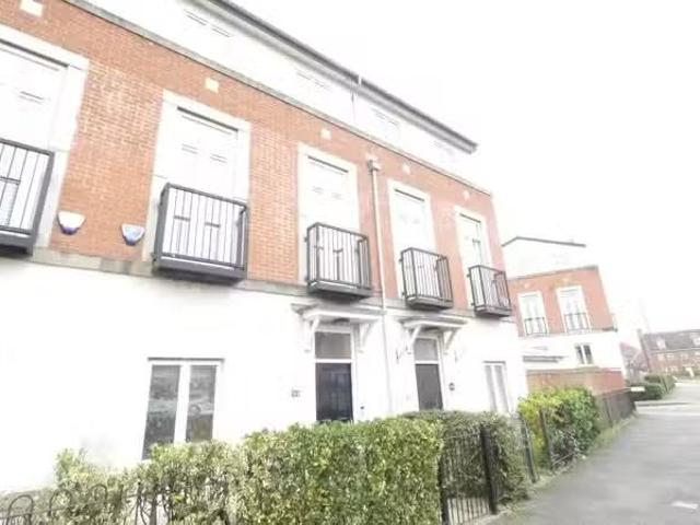 Rental! 3 BA 4 bedroom town house for rent in Dragon Road, Hat.