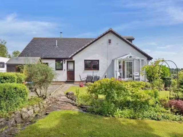 Just in! 3 BA 5 bedroom detached house for rent in Middleton F.