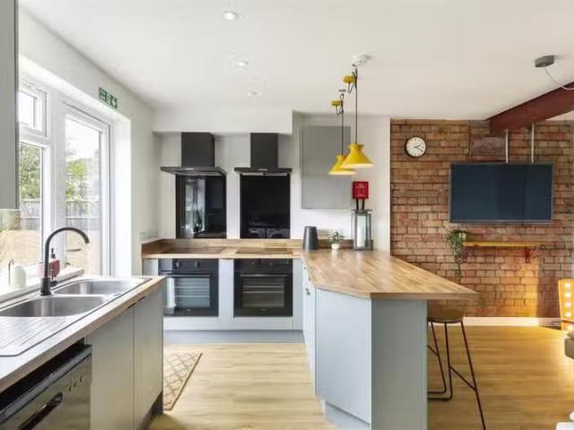 Unique 3 BA 6 bedroom house for rent in Beachgrove Road, Brist.