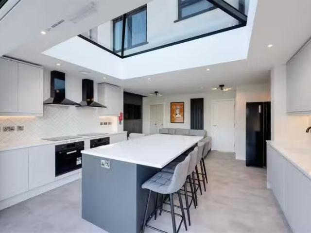 Nice 3 BA 8 bedroom house for rent in The Mead, Filton, Bristo.