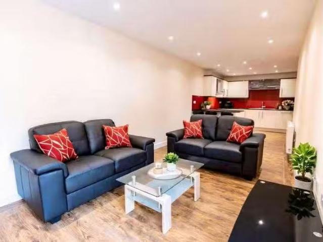 Just in! 3 bed flat to rent in Ecco, S11, Sheffield
