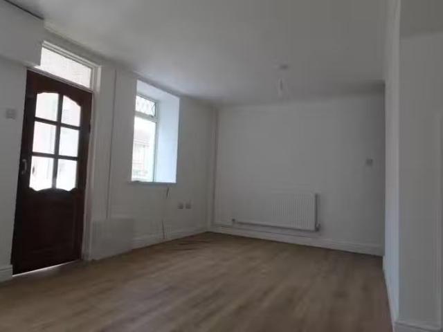Nice 3 bedroom terraced house for rent in Pantysgallog Terrace.