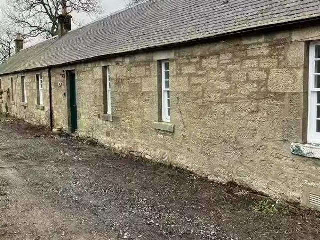 Just in! 3 bedroom cottage for rent in 2 Temple Farm Cottage.