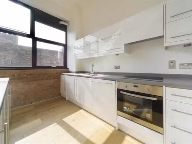 Cozy 3 bedroom detached house for rent in Tenby Street, Birmin.
