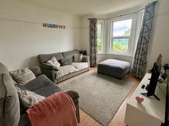 Deal! 3 bedroom detached house for rent in Oswald Road, Bourne.